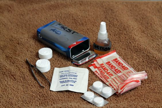 9 Essential Items Men Should Have In Their Backpacks When Going Out